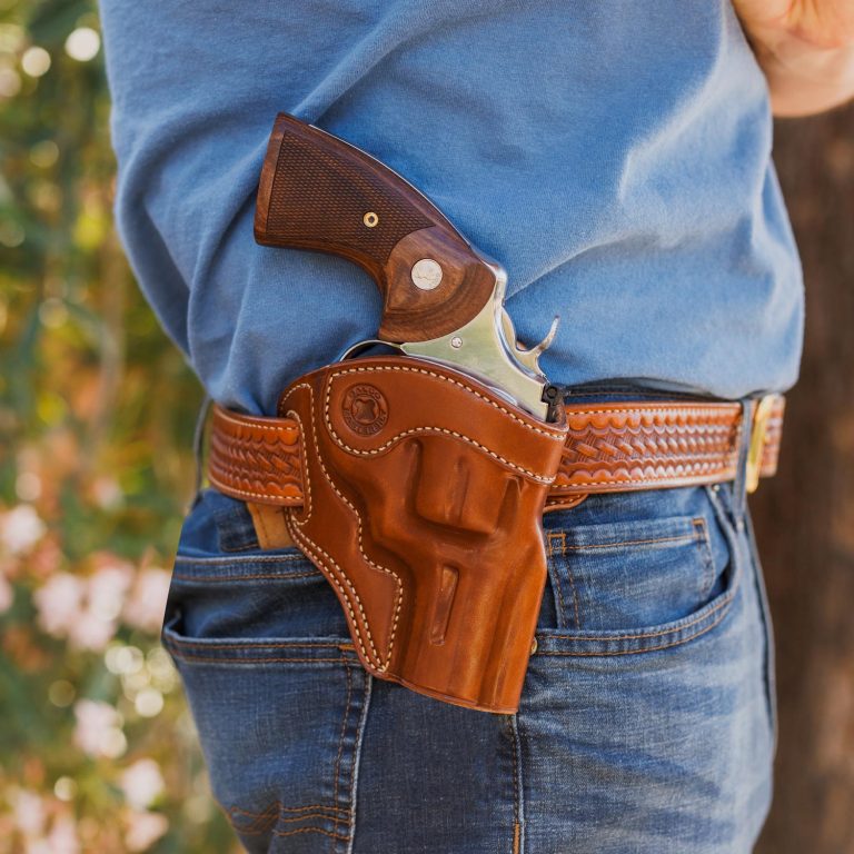 How Do You Carry Your Barbecue Gun ? - Shooting News Weekly