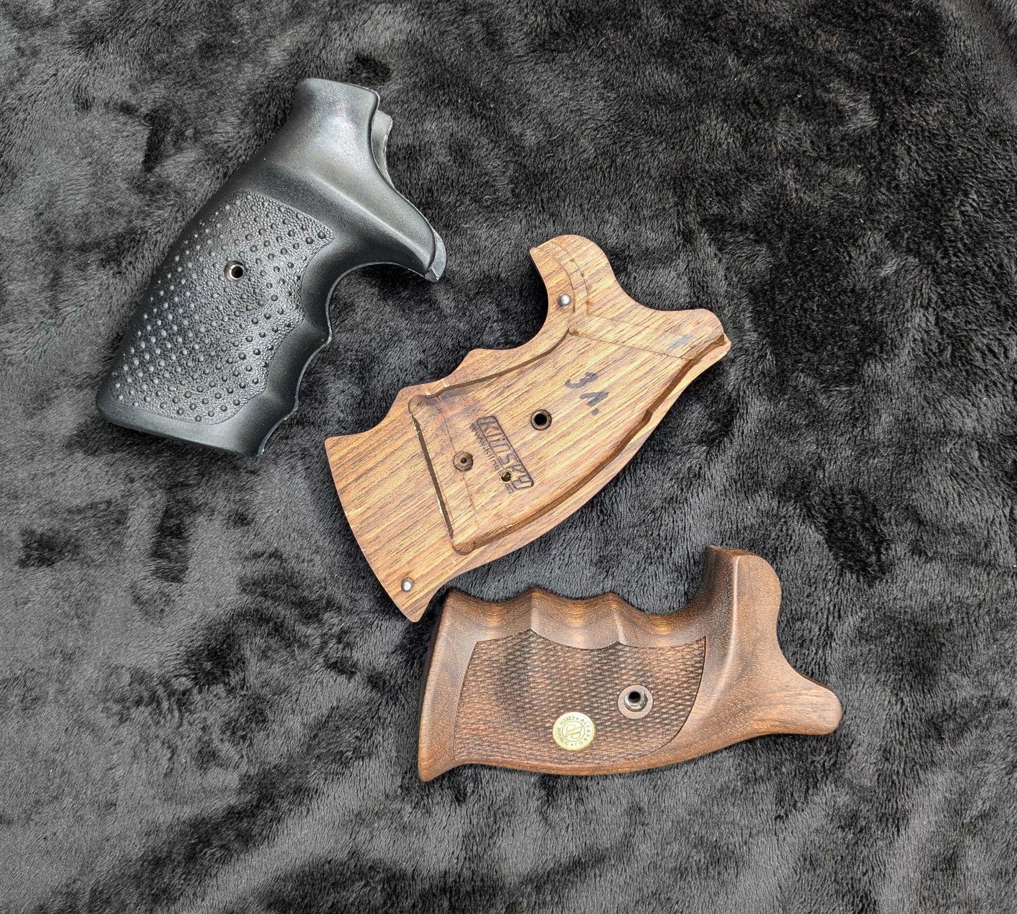 Revolver Rants: Czech Out APF’s R1 Wheel Guns - Shooting News Weekly