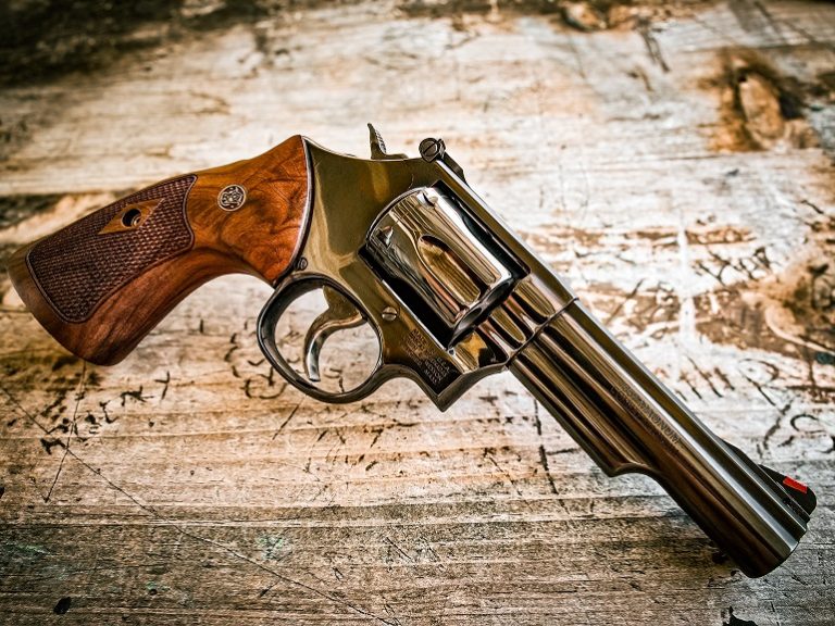 Gun Review: Smith & Wesson Model 19 Classic Revolver - Shooting News Weekly