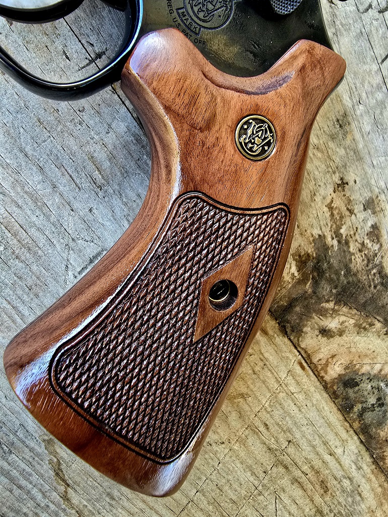 Gun Review: Smith & Wesson Model 19 Classic Revolver - Shooting News Weekly