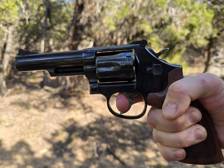 Gun Review: Smith & Wesson Model 19 Classic Revolver - Shooting News Weekly