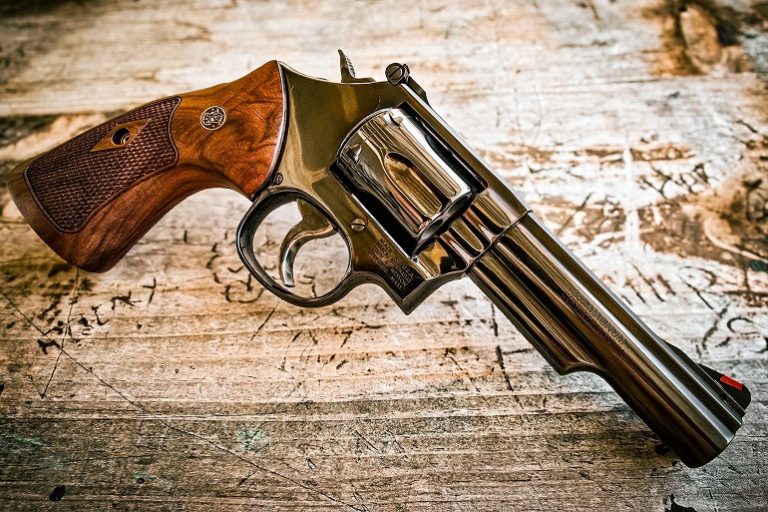 Category: Revolvers - Shooting News Weekly
